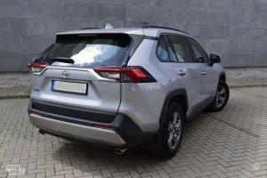 Pelēks Toyota RAV4 2022 Viļņa, ar dzinēja tilpumu 1.99 L un nobraukumu 142 tūkst. km par 20999 €, foto 8 vietnē AUTOMOTO.COM.LV