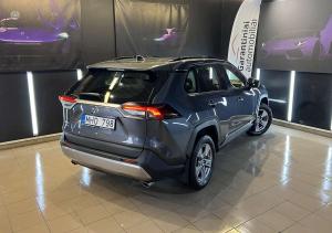 Pelēks Toyota RAV4 2022 Viļņa, ar dzinēja tilpumu 2.00 L un nobraukumu 100 tūkst. km par 23950 €, foto 3 vietnē AUTOMOTO.COM.LV