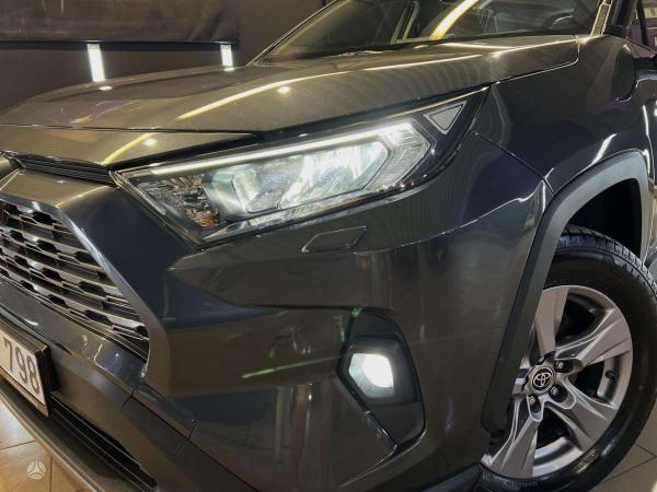 Серый Тойота РАВ 4 2022 в Вильнюс, объемом двигателя 2.00 л и пробегом 100 тыс. км за 23950 €, фото 3 на AUTOMOTO.COM.LV