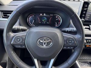 Pelēks Toyota RAV4 2022 Viļņa, ar dzinēja tilpumu 2.00 L un nobraukumu 100 tūkst. km par 23950 €, foto 10 vietnē AUTOMOTO.COM.LV
