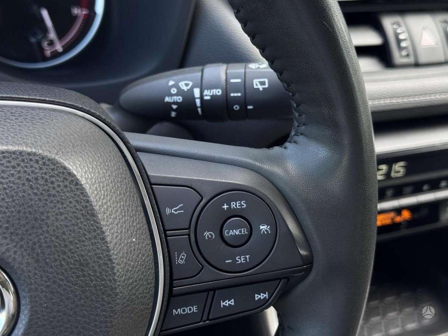 Pelēks Toyota RAV4 2022 Viļņa, ar dzinēja tilpumu 2.00 L un nobraukumu 100 tūkst. km par 23950 €, foto 14 vietnē AUTOMOTO.COM.LV