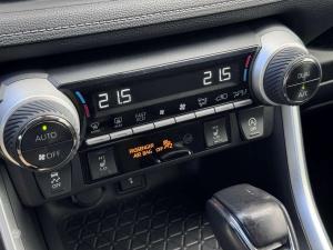 Pelēks Toyota RAV4 2022 Viļņa, ar dzinēja tilpumu 2.00 L un nobraukumu 100 tūkst. km par 23950 €, foto 19 vietnē AUTOMOTO.COM.LV