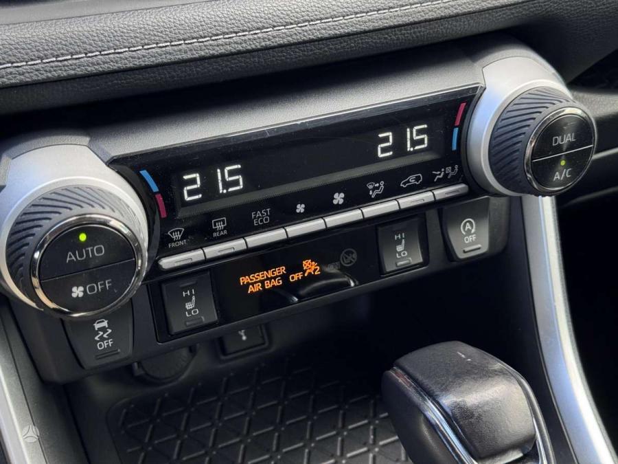 Pelēks Toyota RAV4 2022 Viļņa, ar dzinēja tilpumu 2.00 L un nobraukumu 100 tūkst. km par 23950 €, foto 19 vietnē AUTOMOTO.COM.LV