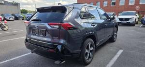 Pelēks Toyota RAV4 2022 Viļņa, ar dzinēja tilpumu 2.49 L un nobraukumu 121 tūkst. km par 33350 €, foto 5 vietnē AUTOMOTO.COM.LV