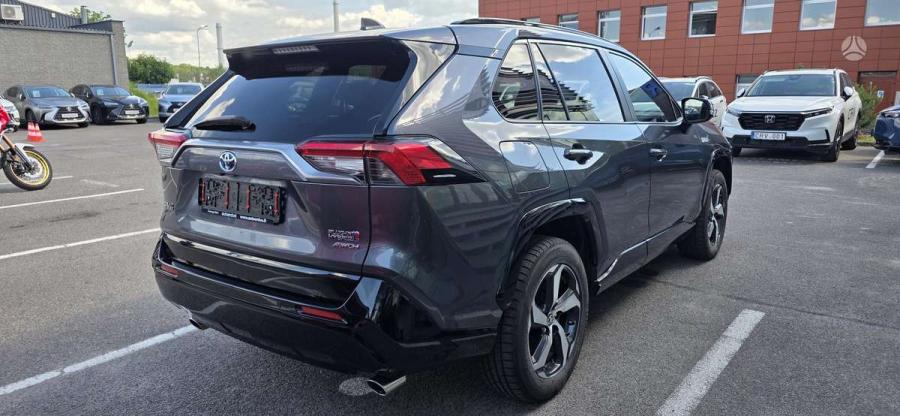 Pelēks Toyota RAV4 2022 Viļņa, ar dzinēja tilpumu 2.49 L un nobraukumu 121 tūkst. km par 33350 €, foto 5 vietnē AUTOMOTO.COM.LV