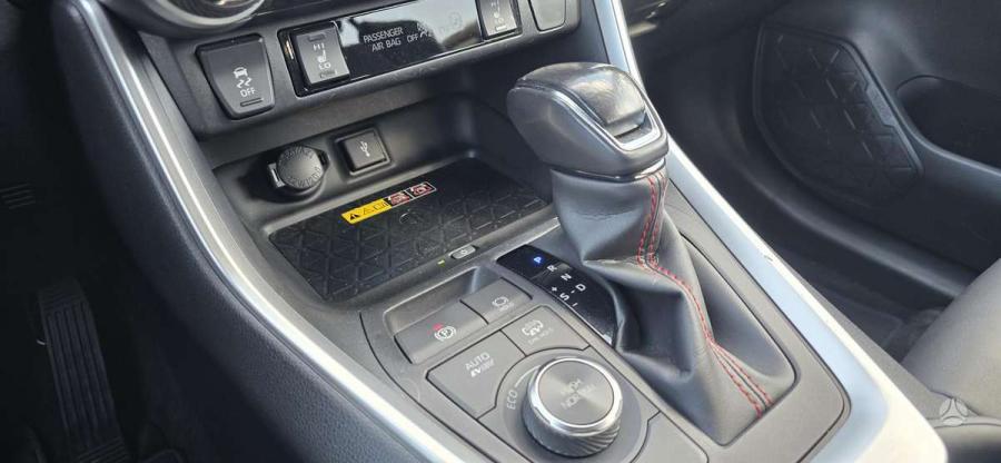 Pelēks Toyota RAV4 2022 Viļņa, ar dzinēja tilpumu 2.49 L un nobraukumu 121 tūkst. km par 33350 €, foto 17 vietnē AUTOMOTO.COM.LV