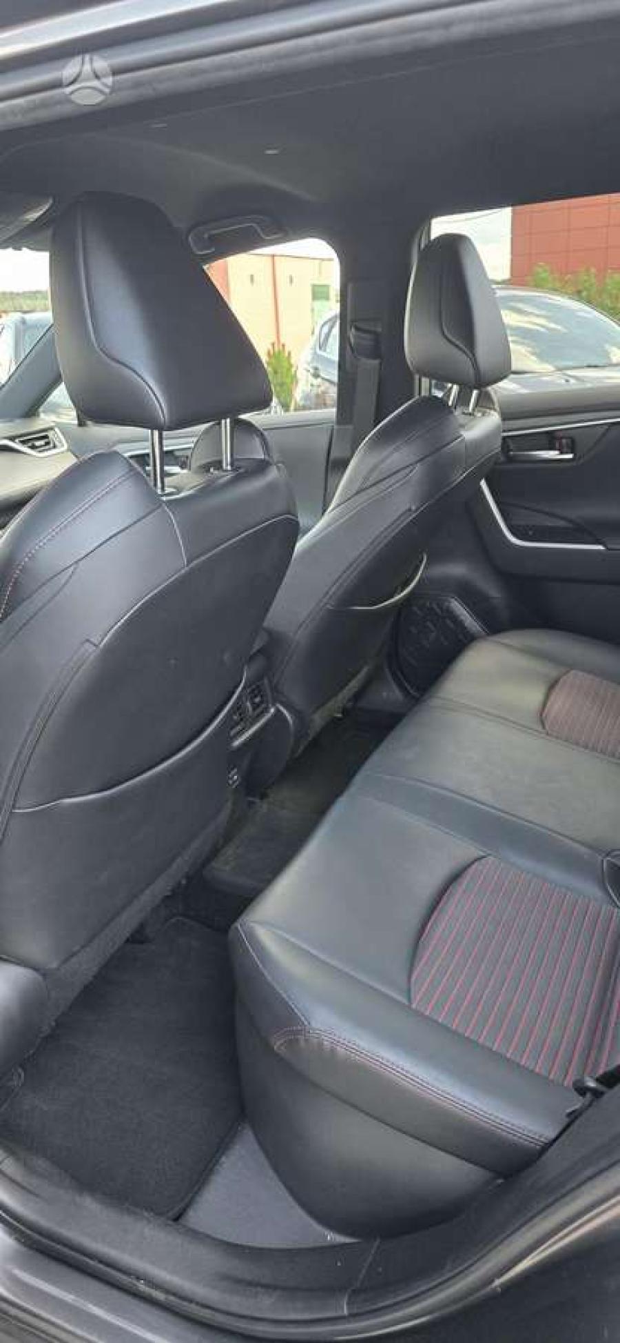 Pelēks Toyota RAV4 2022 Viļņa, ar dzinēja tilpumu 2.49 L un nobraukumu 121 tūkst. km par 33350 €, foto 25 vietnē AUTOMOTO.COM.LV
