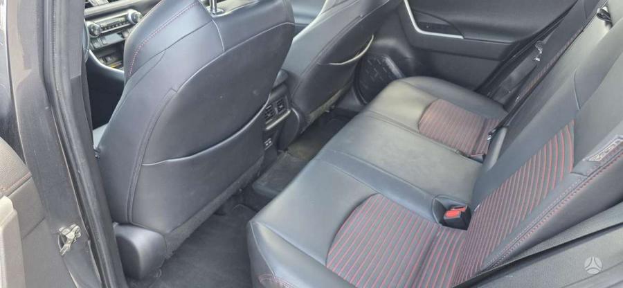 Pelēks Toyota RAV4 2022 Viļņa, ar dzinēja tilpumu 2.49 L un nobraukumu 121 tūkst. km par 33350 €, foto 26 vietnē AUTOMOTO.COM.LV