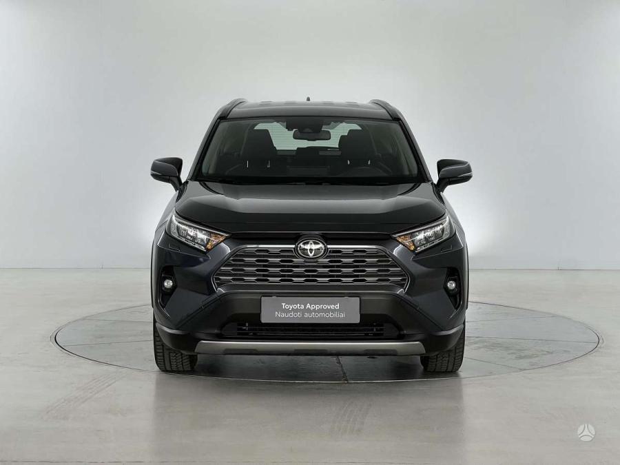 Grey Toyota RAV4 2022 in Vilnius, with an engine capacity of 1.99 L and mileage of 127 thousand km for 23900 €, photo 6 on AUTOMOTO.COM.LV