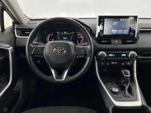 Grey Toyota RAV4 2022 in Vilnius, with an engine capacity of 1.99 L and mileage of 127 thousand km for 23900 €, photo 10 on AUTOMOTO.COM.LV