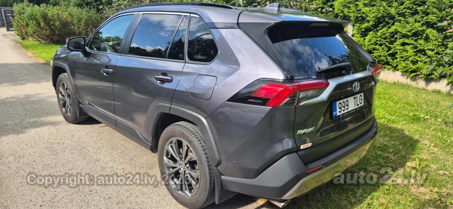Pelēks Toyota RAV4 2022 Saue, ar dzinēja tilpumu 2.50 L un nobraukumu 50 tūkst. km par 34000 €, foto 3 vietnē AUTOMOTO.COM.LV
