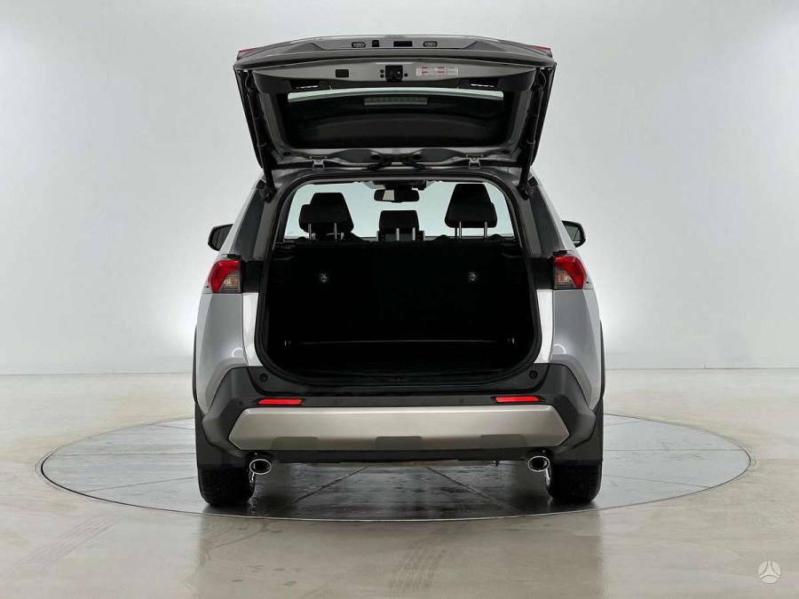 Grey Toyota RAV4 2022 in Vilnius, with an engine capacity of 1.99 L and mileage of 119 thousand km for 23900 €, photo 11 on AUTOMOTO.COM.LV