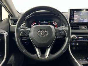 Grey Toyota RAV4 2022 in Vilnius, with an engine capacity of 1.99 L and mileage of 119 thousand km for 23900 €, photo 13 on AUTOMOTO.COM.LV