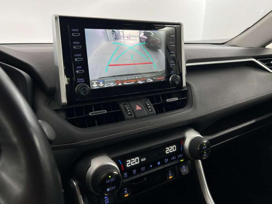 Grey Toyota RAV4 2022 in Vilnius, with an engine capacity of 1.99 L and mileage of 119 thousand km for 23900 €, photo 23 on AUTOMOTO.COM.LV