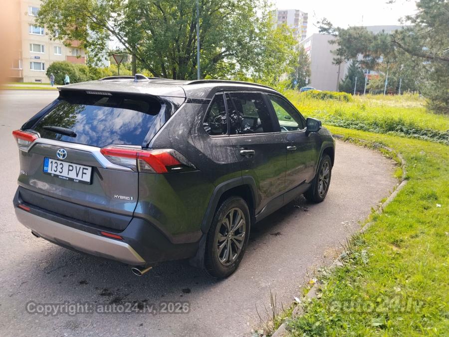 Серый Тойота РАВ 4 2022 в Таллин, объемом двигателя 2.50 л и пробегом 57 тыс. км за 32000 €, фото 4 на AUTOMOTO.COM.LV