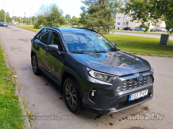 Grey Toyota RAV4 2022 in Tallinn, with an engine capacity of 2.50 L and mileage of 57 thousand km for 32000 €, photo 6 on AUTOMOTO.COM.LV