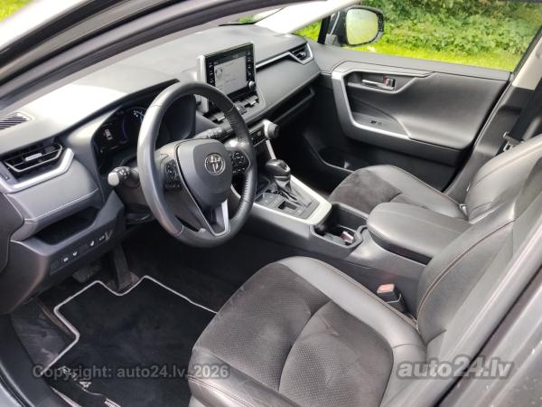 Grey Toyota RAV4 2022 in Tallinn, with an engine capacity of 2.50 L and mileage of 57 thousand km for 32000 €, photo 9 on AUTOMOTO.COM.LV