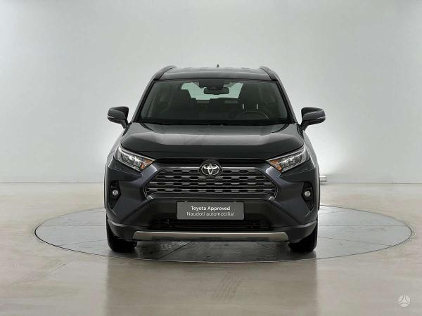 Pelēks Toyota RAV4 2022 Viļņa, ar dzinēja tilpumu 1.99 L un nobraukumu 121 tūkst. km par 23900 €, foto 6 vietnē AUTOMOTO.COM.LV