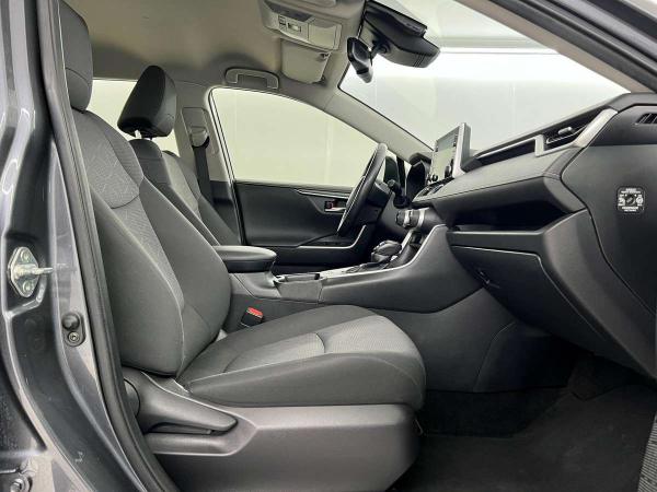 Pelēks Toyota RAV4 2022 Viļņa, ar dzinēja tilpumu 1.99 L un nobraukumu 121 tūkst. km par 23900 €, foto 7 vietnē AUTOMOTO.COM.LV