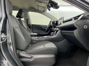 Grey Toyota RAV4 2022 in Vilnius, with an engine capacity of 1.99 L and mileage of 121 thousand km for 23900 €, photo 7 on AUTOMOTO.COM.LV