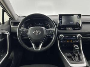 Grey Toyota RAV4 2022 in Vilnius, with an engine capacity of 1.99 L and mileage of 121 thousand km for 23900 €, photo 10 on AUTOMOTO.COM.LV