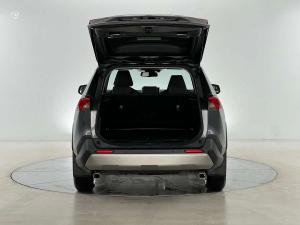 Grey Toyota RAV4 2022 in Vilnius, with an engine capacity of 1.99 L and mileage of 121 thousand km for 23900 €, photo 11 on AUTOMOTO.COM.LV