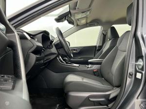Grey Toyota RAV4 2022 in Vilnius, with an engine capacity of 1.99 L and mileage of 121 thousand km for 23900 €, photo 12 on AUTOMOTO.COM.LV