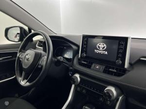 Grey Toyota RAV4 2022 in Vilnius, with an engine capacity of 1.99 L and mileage of 121 thousand km for 23900 €, photo 15 on AUTOMOTO.COM.LV