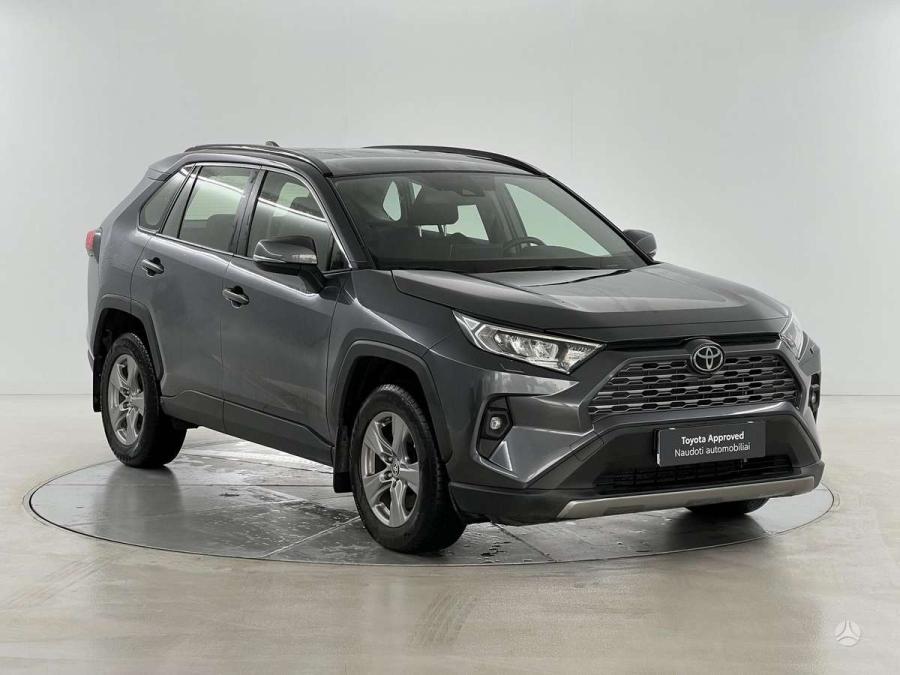 Grey Toyota RAV4 2022 in Vilnius, with an engine capacity of 1.99 L and mileage of 121 thousand km for 23900 €, photo 19 on AUTOMOTO.COM.LV