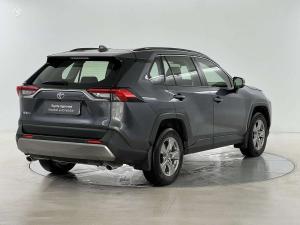 Grey Toyota RAV4 2022 in Vilnius, with an engine capacity of 1.99 L and mileage of 121 thousand km for 23900 €, photo 21 on AUTOMOTO.COM.LV