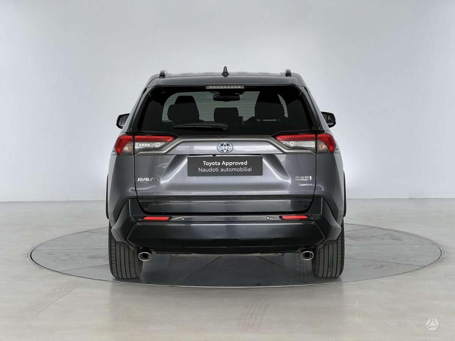 Pelēks Toyota RAV4 2022 Viļņa, ar dzinēja tilpumu 2.49 L un nobraukumu 132 tūkst. km par 35900 €, foto 5 vietnē AUTOMOTO.COM.LV