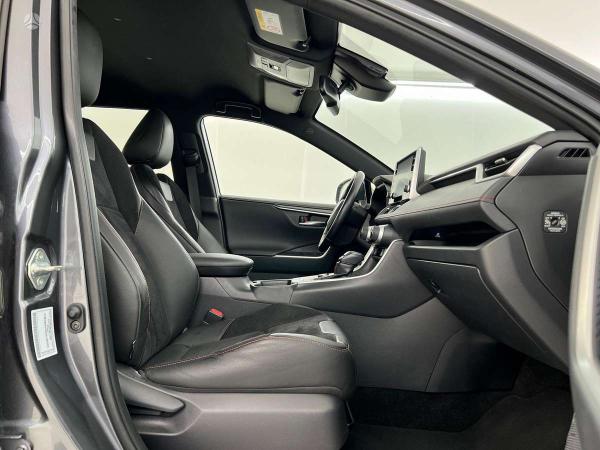 Pelēks Toyota RAV4 2022 Viļņa, ar dzinēja tilpumu 2.49 L un nobraukumu 132 tūkst. km par 35900 €, foto 7 vietnē AUTOMOTO.COM.LV