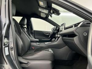 Pelēks Toyota RAV4 2022 Viļņa, ar dzinēja tilpumu 2.49 L un nobraukumu 132 tūkst. km par 35900 €, foto 7 vietnē AUTOMOTO.COM.LV