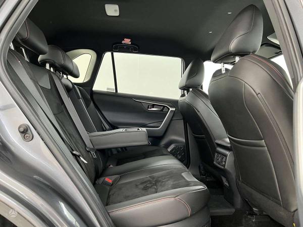 Pelēks Toyota RAV4 2022 Viļņa, ar dzinēja tilpumu 2.49 L un nobraukumu 132 tūkst. km par 35900 €, foto 8 vietnē AUTOMOTO.COM.LV