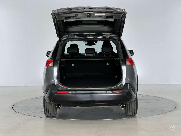 Pelēks Toyota RAV4 2022 Viļņa, ar dzinēja tilpumu 2.49 L un nobraukumu 132 tūkst. km par 35900 €, foto 11 vietnē AUTOMOTO.COM.LV
