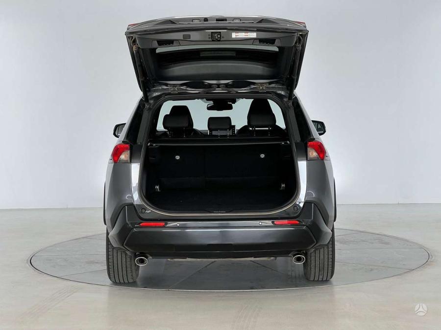 Pelēks Toyota RAV4 2022 Viļņa, ar dzinēja tilpumu 2.49 L un nobraukumu 132 tūkst. km par 35900 €, foto 11 vietnē AUTOMOTO.COM.LV