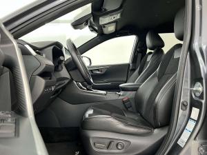 Pelēks Toyota RAV4 2022 Viļņa, ar dzinēja tilpumu 2.49 L un nobraukumu 132 tūkst. km par 35900 €, foto 12 vietnē AUTOMOTO.COM.LV