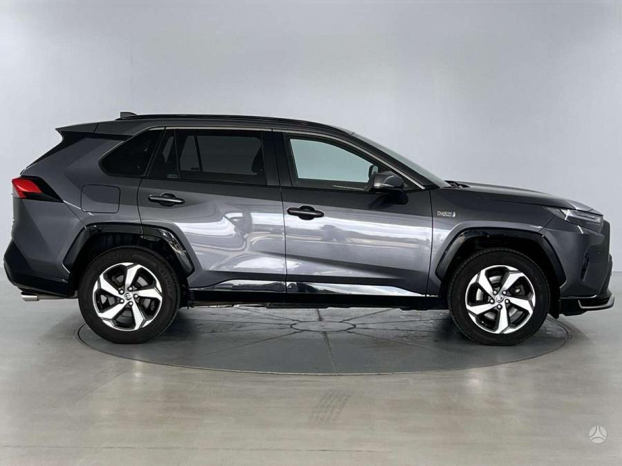 Pelēks Toyota RAV4 2022 Viļņa, ar dzinēja tilpumu 2.49 L un nobraukumu 132 tūkst. km par 35900 €, foto 17 vietnē AUTOMOTO.COM.LV