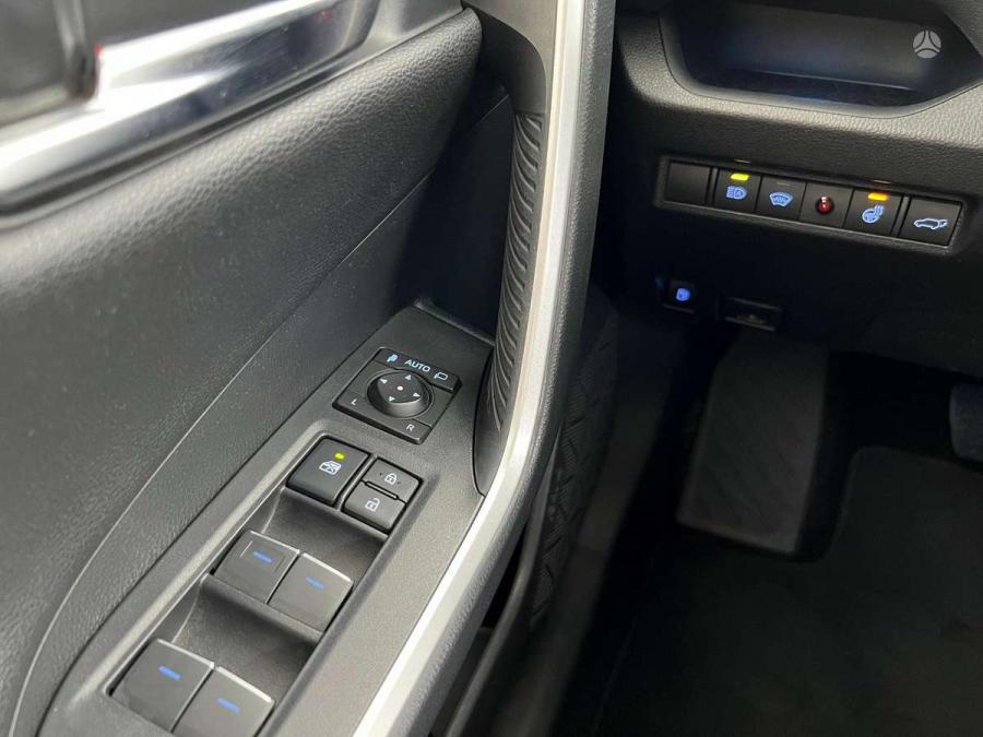Pelēks Toyota RAV4 2022 Viļņa, ar dzinēja tilpumu 2.49 L un nobraukumu 132 tūkst. km par 35900 €, foto 27 vietnē AUTOMOTO.COM.LV