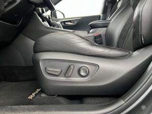Pelēks Toyota RAV4 2022 Viļņa, ar dzinēja tilpumu 2.49 L un nobraukumu 132 tūkst. km par 35900 €, foto 28 vietnē AUTOMOTO.COM.LV