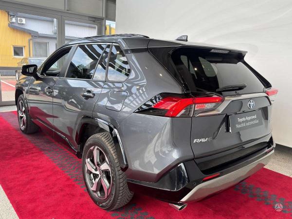 Grey Toyota RAV4 2022 in Siauliai, with an engine capacity of 2.49 L and mileage of 67 thousand km for 35900 €, photo 5 on AUTOMOTO.COM.LV
