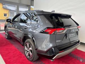 Grey Toyota RAV4 2022 in Siauliai, with an engine capacity of 2.49 L and mileage of 67 thousand km for 35900 €, photo 5 on AUTOMOTO.COM.LV