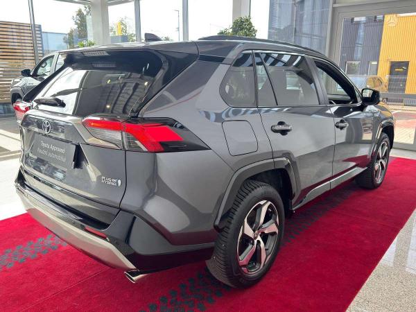 Grey Toyota RAV4 2022 in Siauliai, with an engine capacity of 2.49 L and mileage of 67 thousand km for 35900 €, photo 6 on AUTOMOTO.COM.LV