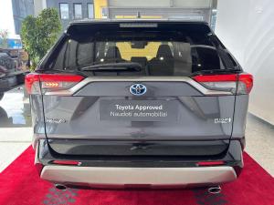 Grey Toyota RAV4 2022 in Siauliai, with an engine capacity of 2.49 L and mileage of 67 thousand km for 35900 €, photo 7 on AUTOMOTO.COM.LV