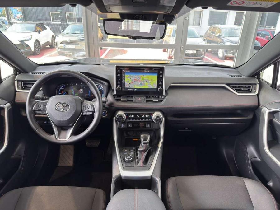 Grey Toyota RAV4 2022 in Siauliai, with an engine capacity of 2.49 L and mileage of 67 thousand km for 35900 €, photo 17 on AUTOMOTO.COM.LV
