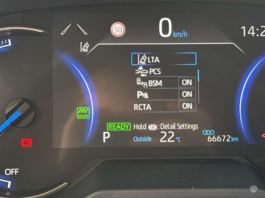 Grey Toyota RAV4 2022 in Siauliai, with an engine capacity of 2.49 L and mileage of 67 thousand km for 35900 €, photo 19 on AUTOMOTO.COM.LV