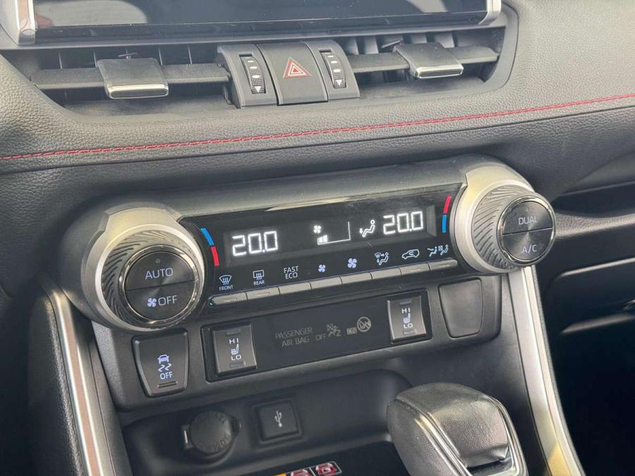 Grey Toyota RAV4 2022 in Siauliai, with an engine capacity of 2.49 L and mileage of 67 thousand km for 35900 €, photo 24 on AUTOMOTO.COM.LV