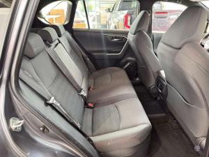 Grey Toyota RAV4 2022 in Siauliai, with an engine capacity of 2.49 L and mileage of 67 thousand km for 35900 €, photo 28 on AUTOMOTO.COM.LV