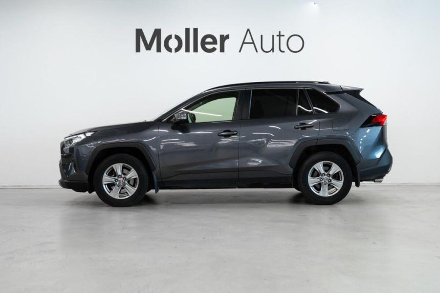 Grey Toyota RAV4 2022 in Vilnius, with an engine capacity of 2.00 L and mileage of 86 thousand km for 25000 €, photo 3 on AUTOMOTO.COM.LV