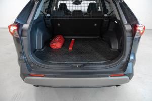 Grey Toyota RAV4 2022 in Vilnius, with an engine capacity of 2.00 L and mileage of 86 thousand km for 25000 €, photo 20 on AUTOMOTO.COM.LV